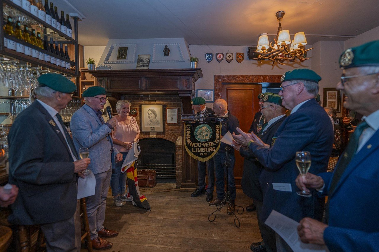 Stoere commando's smelten voor 'Moeke' Geulhemermolen - Commandovrienden